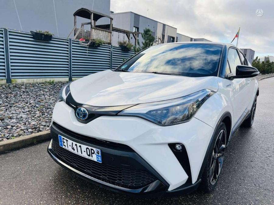 White Toyota C-HR 2022 in Kaunas, with an engine capacity of 2.00 L and mileage of 51 thousand km for 23300 €, photo 13 on AUTOMOTO.COM.LV