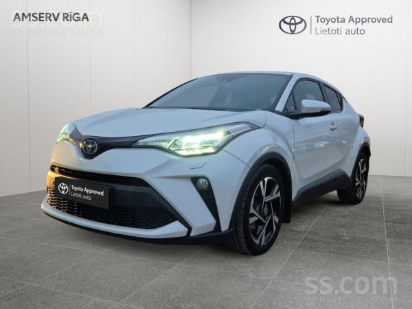 Белый Тойота C-HR 2022 в Рига, объемом двигателя 1.80 л и пробегом 78 тыс. км за 22400 €, фото 1 на AUTOMOTO.COM.LV