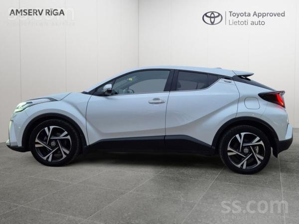 Белый Тойота C-HR 2022 в Рига, объемом двигателя 1.80 л и пробегом 78 тыс. км за 22400 €, фото 3 на AUTOMOTO.COM.LV