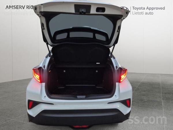 Белый Тойота C-HR 2022 в Рига, объемом двигателя 1.80 л и пробегом 78 тыс. км за 22400 €, фото 10 на AUTOMOTO.COM.LV