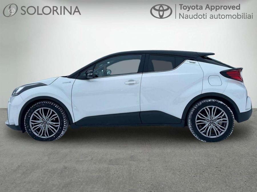 Белый Тойота C-HR 2022 в Клайпеда, объемом двигателя 1.99 л и пробегом 80 тыс. км за 24900 €, фото 3 на AUTOMOTO.COM.LV