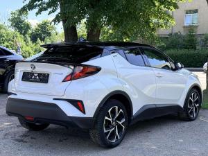 White Toyota C-HR 2022 in Ukmerge, with an engine capacity of 1.80 L and mileage of 189 thousand km for 17650 €, photo 8 on AUTOMOTO.COM.LV