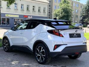 White Toyota C-HR 2022 in Ukmerge, with an engine capacity of 1.80 L and mileage of 189 thousand km for 17650 €, photo 9 on AUTOMOTO.COM.LV