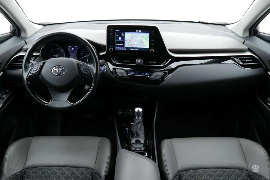 Белый Тойота C-HR 2022 в Вильнюс, объемом двигателя 1.80 л и пробегом 72 тыс. км за 25500 €, фото 7 на AUTOMOTO.COM.LV