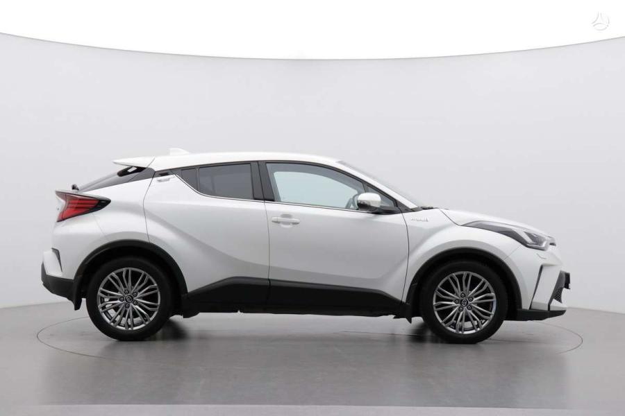 Белый Тойота C-HR 2022 в Вильнюс, объемом двигателя 1.80 л и пробегом 72 тыс. км за 25500 €, фото 17 на AUTOMOTO.COM.LV
