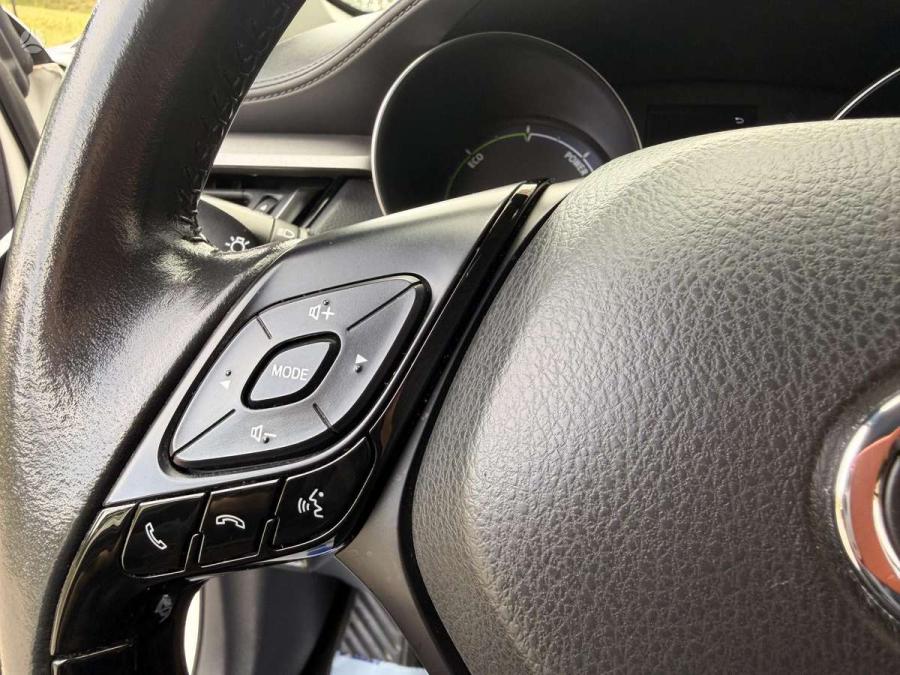 Balts Toyota C-HR 2022 Viļņa, ar dzinēja tilpumu 1.80 L un nobraukumu 133 tūkst. km par 18900 €, foto 26 vietnē AUTOMOTO.COM.LV