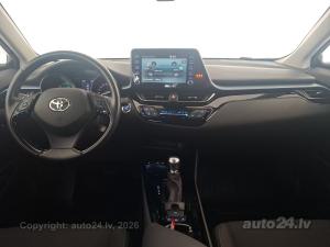 Белый Тойота C-HR 2022 в Вильянди, объемом двигателя 1.80 л и пробегом 42 тыс. км за 22490 €, фото 9 на AUTOMOTO.COM.LV