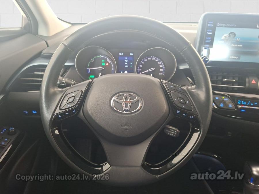 Белый Тойота C-HR 2022 в Вильянди, объемом двигателя 1.80 л и пробегом 42 тыс. км за 22490 €, фото 13 на AUTOMOTO.COM.LV