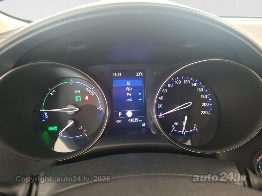 Белый Тойота C-HR 2022 в Вильянди, объемом двигателя 1.80 л и пробегом 42 тыс. км за 22490 €, фото 14 на AUTOMOTO.COM.LV