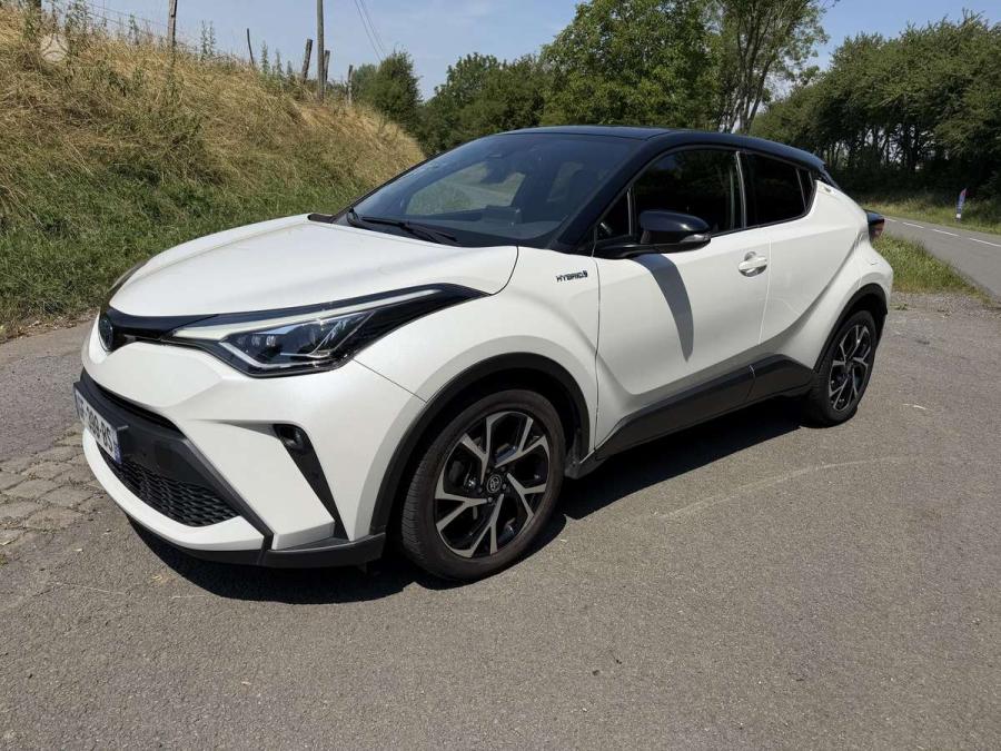 Balts Toyota C-HR 2022 Tauragė, ar dzinēja tilpumu 1.80 L un nobraukumu 44 tūkst. km par 20900 €, foto 1 vietnē AUTOMOTO.COM.LV
