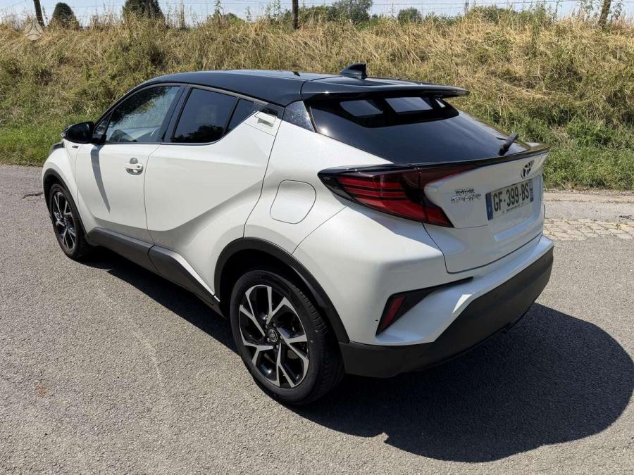 Balts Toyota C-HR 2022 Tauragė, ar dzinēja tilpumu 1.80 L un nobraukumu 44 tūkst. km par 20900 €, foto 4 vietnē AUTOMOTO.COM.LV
