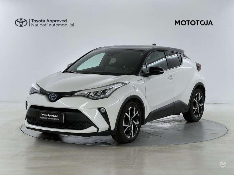 Белый Тойота C-HR 2022 в Вильнюс, объемом двигателя 1.80 л и пробегом 84 тыс. км за 23900 €, фото 1 на AUTOMOTO.COM.LV