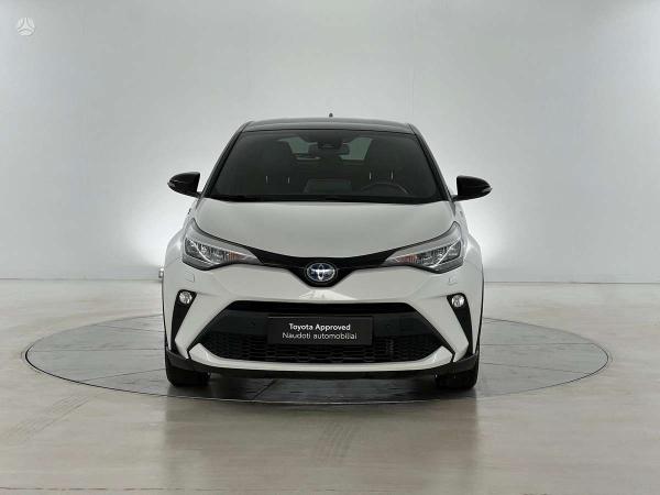 Белый Тойота C-HR 2022 в Вильнюс, объемом двигателя 1.80 л и пробегом 84 тыс. км за 23900 €, фото 5 на AUTOMOTO.COM.LV