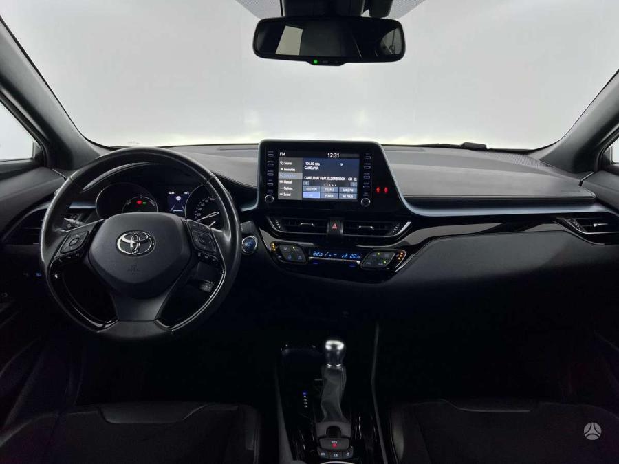 Белый Тойота C-HR 2022 в Вильнюс, объемом двигателя 1.80 л и пробегом 84 тыс. км за 23900 €, фото 9 на AUTOMOTO.COM.LV