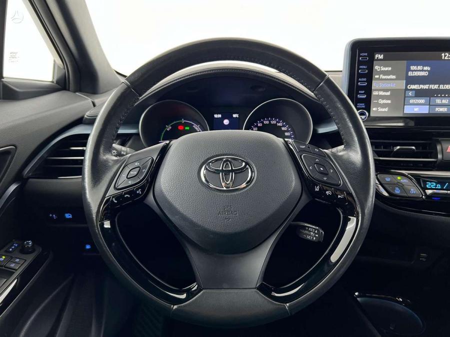 Белый Тойота C-HR 2022 в Вильнюс, объемом двигателя 1.80 л и пробегом 84 тыс. км за 23900 €, фото 13 на AUTOMOTO.COM.LV