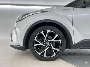 Белый Тойота C-HR 2022 в Вильнюс, объемом двигателя 1.80 л и пробегом 84 тыс. км за 23900 €, фото 16 на AUTOMOTO.COM.LV