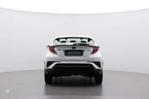 Белый Тойота C-HR 2022 в Вильнюс, объемом двигателя 1.80 л и пробегом 75 тыс. км за 23900 €, фото 5 на AUTOMOTO.COM.LV