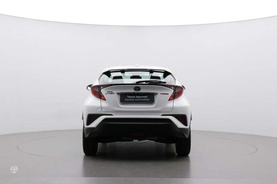 Balts Toyota C-HR 2022 Viļņa, ar dzinēja tilpumu 1.80 L un nobraukumu 75 tūkst. km par 23900 €, foto 6 vietnē AUTOMOTO.COM.LV