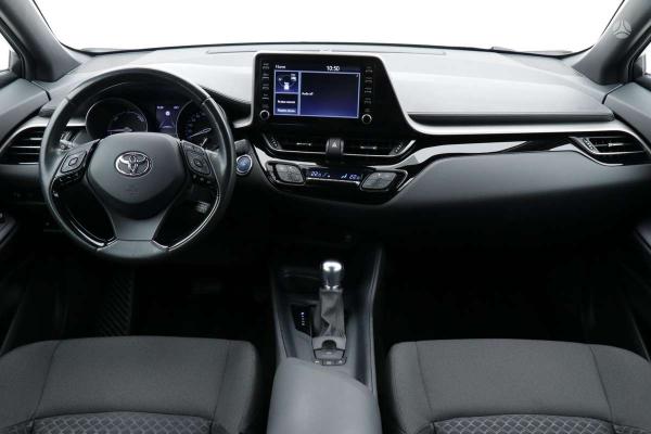 Белый Тойота C-HR 2022 в Вильнюс, объемом двигателя 1.80 л и пробегом 75 тыс. км за 23900 €, фото 7 на AUTOMOTO.COM.LV