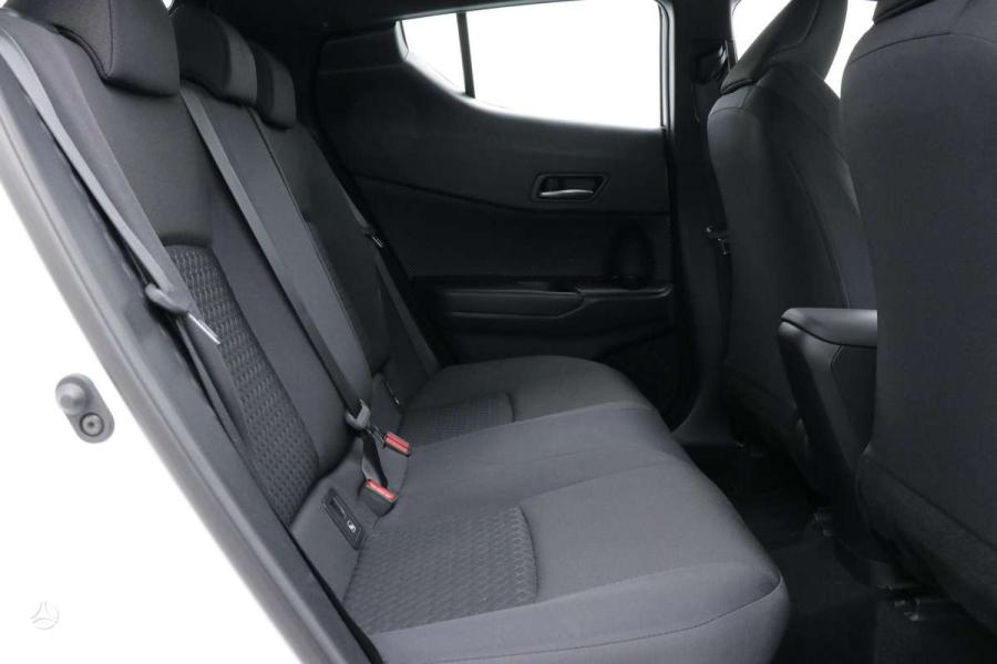 Balts Toyota C-HR 2022 Viļņa, ar dzinēja tilpumu 1.80 L un nobraukumu 75 tūkst. km par 23900 €, foto 11 vietnē AUTOMOTO.COM.LV