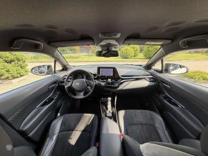 Белый Тойота C-HR 2022 в Каунас, объемом двигателя 1.99 л и пробегом 215 тыс. км за 19690 €, фото 8 на AUTOMOTO.COM.LV