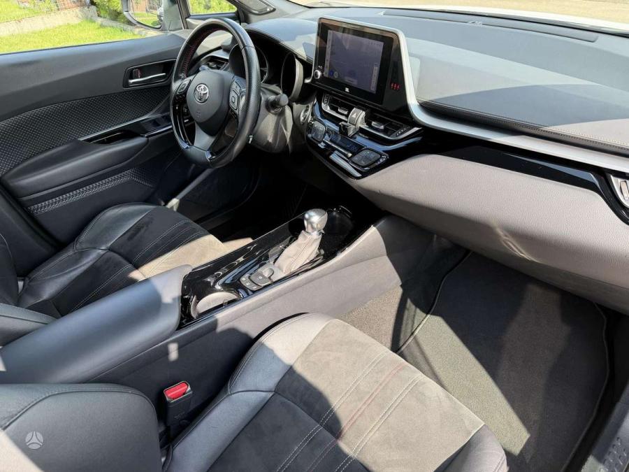 Белый Тойота C-HR 2022 в Каунас, объемом двигателя 1.99 л и пробегом 215 тыс. км за 19690 €, фото 9 на AUTOMOTO.COM.LV