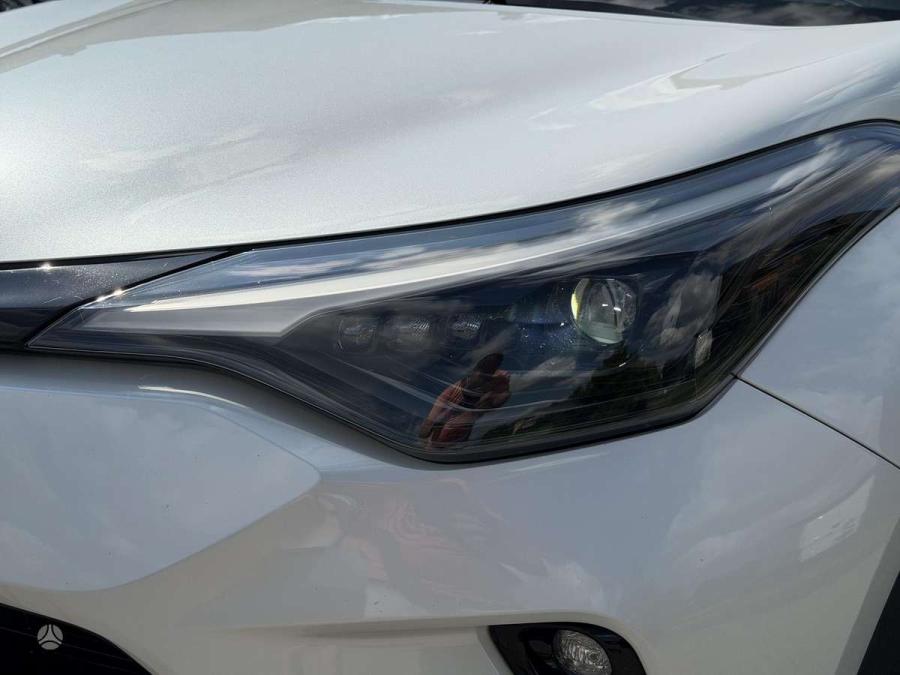 Белый Тойота C-HR 2022 в Каунас, объемом двигателя 1.99 л и пробегом 215 тыс. км за 19690 €, фото 20 на AUTOMOTO.COM.LV