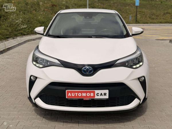 White Toyota C-HR 2022 in Vilnius, with an engine capacity of 1.80 L and mileage of 133 thousand km for 19650 €, photo 10 on AUTOMOTO.COM.LV