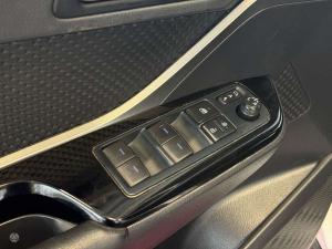Balts Toyota C-HR 2022 Šauļi, ar dzinēja tilpumu 1.80 L un nobraukumu 91 tūkst. km par 24900 €, foto 12 vietnē AUTOMOTO.COM.LV