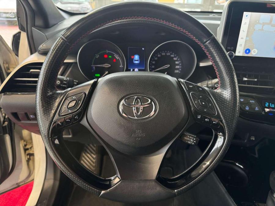Balts Toyota C-HR 2022 Šauļi, ar dzinēja tilpumu 1.80 L un nobraukumu 91 tūkst. km par 24900 €, foto 15 vietnē AUTOMOTO.COM.LV