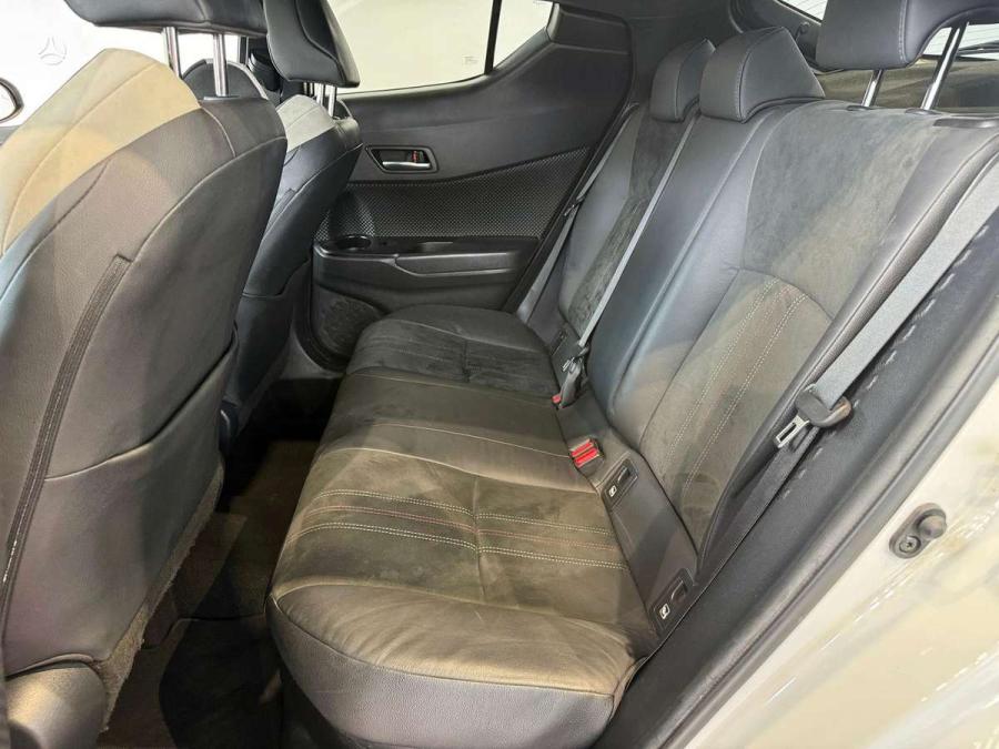 Balts Toyota C-HR 2022 Šauļi, ar dzinēja tilpumu 1.80 L un nobraukumu 91 tūkst. km par 24900 €, foto 24 vietnē AUTOMOTO.COM.LV