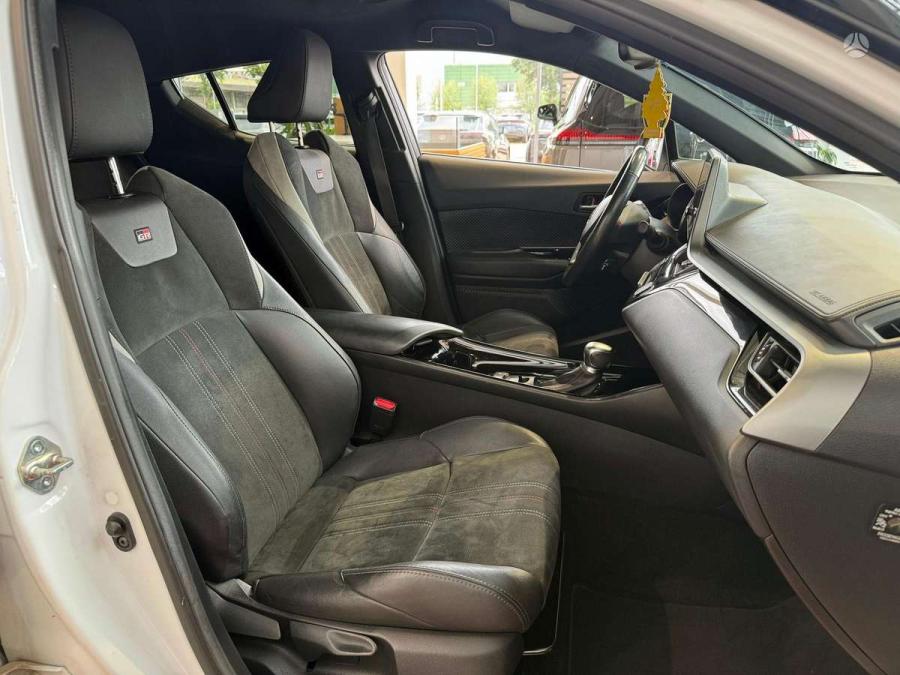 Balts Toyota C-HR 2022 Šauļi, ar dzinēja tilpumu 1.80 L un nobraukumu 91 tūkst. km par 24900 €, foto 26 vietnē AUTOMOTO.COM.LV