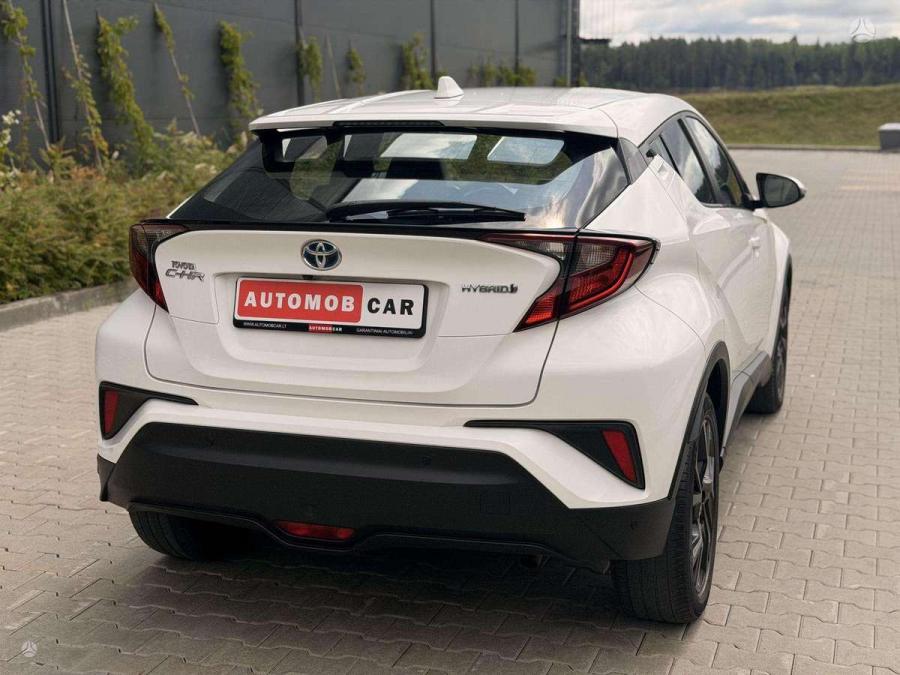 Белый Тойота C-HR 2022 в Вильнюс, объемом двигателя 1.80 л и пробегом 133 тыс. км за 19650 €, фото 6 на AUTOMOTO.COM.LV