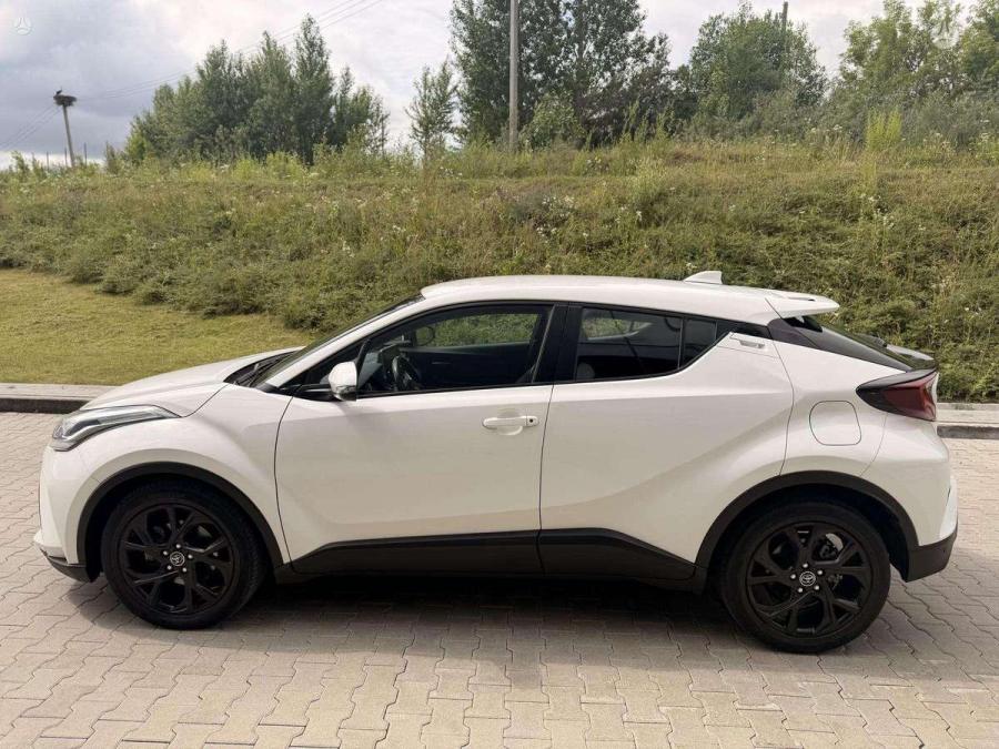 Белый Тойота C-HR 2022 в Вильнюс, объемом двигателя 1.80 л и пробегом 133 тыс. км за 19650 €, фото 9 на AUTOMOTO.COM.LV