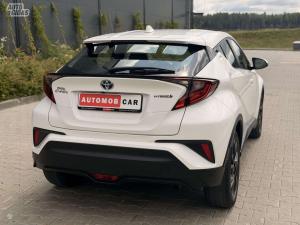 Белый Тойота C-HR 2022 в Вильнюс, объемом двигателя 1.80 л и пробегом 133 тыс. км за 19650 €, фото 6 на AUTOMOTO.COM.LV