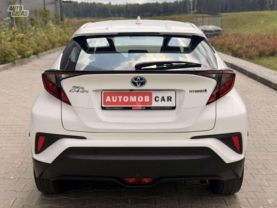 Белый Тойота C-HR 2022 в Вильнюс, объемом двигателя 1.80 л и пробегом 133 тыс. км за 19650 €, фото 7 на AUTOMOTO.COM.LV