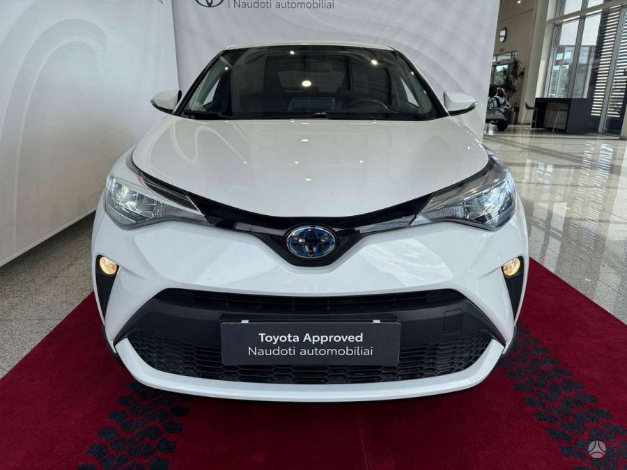 Balts Toyota C-HR 2022 Šauļi, ar dzinēja tilpumu 1.80 L un nobraukumu 100 tūkst. km par 20900 €, foto 4 vietnē AUTOMOTO.COM.LV