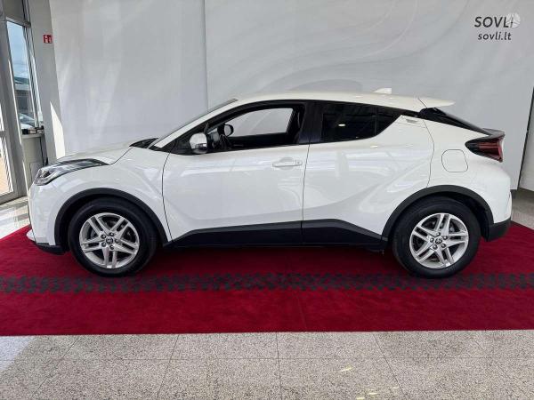 Balts Toyota C-HR 2022 Šauļi, ar dzinēja tilpumu 1.80 L un nobraukumu 100 tūkst. km par 20900 €, foto 5 vietnē AUTOMOTO.COM.LV