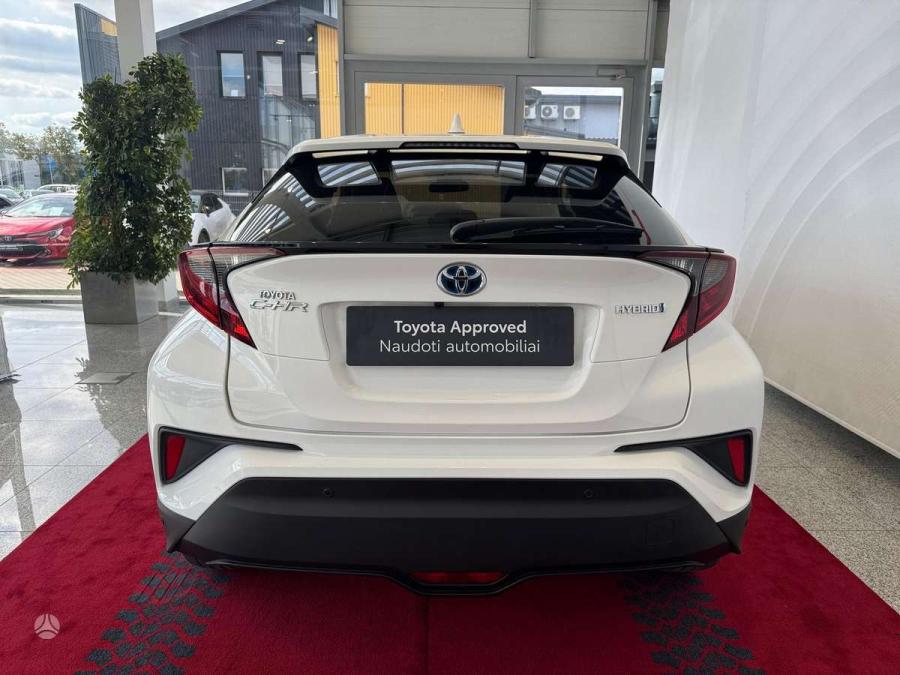Balts Toyota C-HR 2022 Šauļi, ar dzinēja tilpumu 1.80 L un nobraukumu 100 tūkst. km par 20900 €, foto 8 vietnē AUTOMOTO.COM.LV