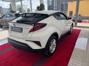 Balts Toyota C-HR 2022 Šauļi, ar dzinēja tilpumu 1.80 L un nobraukumu 100 tūkst. km par 20900 €, foto 9 vietnē AUTOMOTO.COM.LV