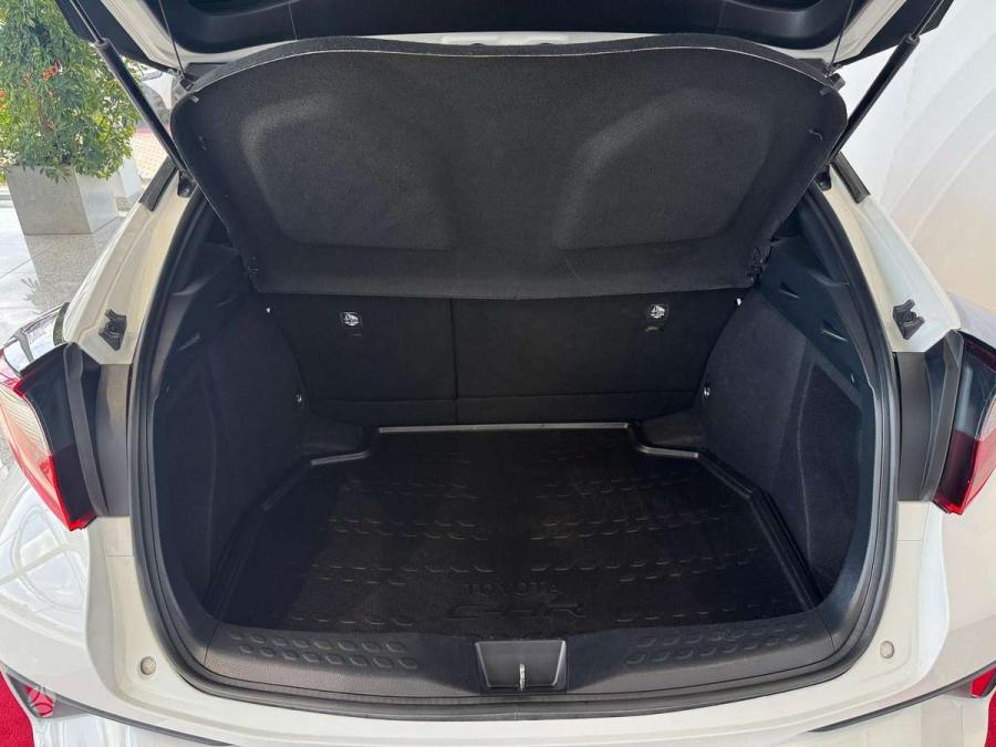 Balts Toyota C-HR 2022 Šauļi, ar dzinēja tilpumu 1.80 L un nobraukumu 100 tūkst. km par 20900 €, foto 10 vietnē AUTOMOTO.COM.LV