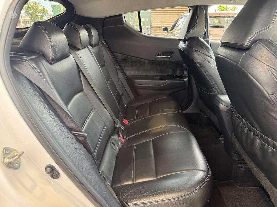 Balts Toyota C-HR 2022 Šauļi, ar dzinēja tilpumu 1.80 L un nobraukumu 100 tūkst. km par 20900 €, foto 23 vietnē AUTOMOTO.COM.LV