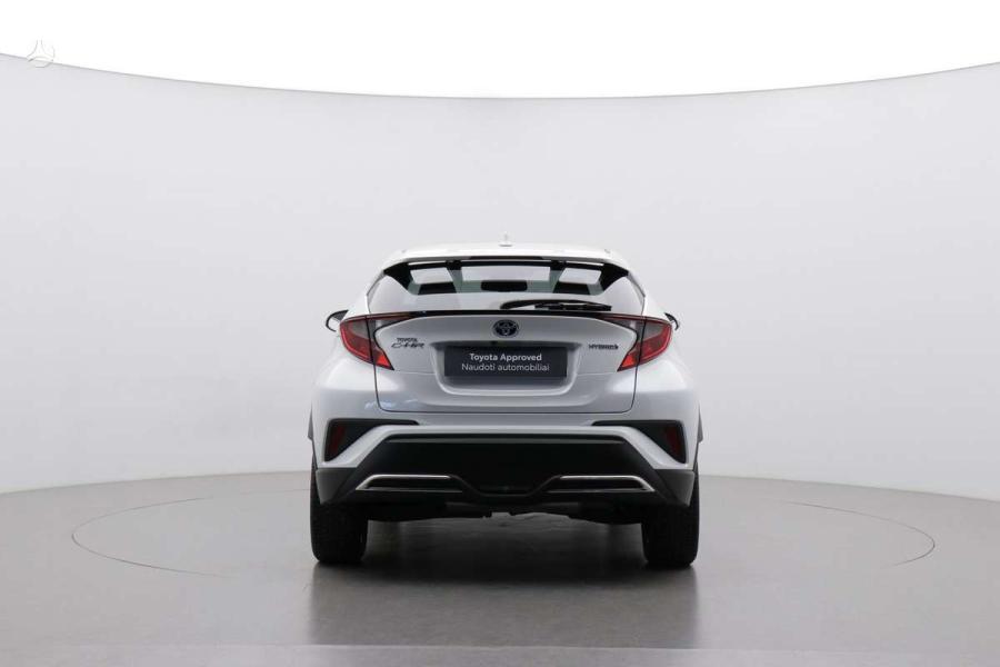 Белый Тойота C-HR 2022 в Вильнюс, объемом двигателя 1.99 л и пробегом 87 тыс. км за 24900 €, фото 6 на AUTOMOTO.COM.LV