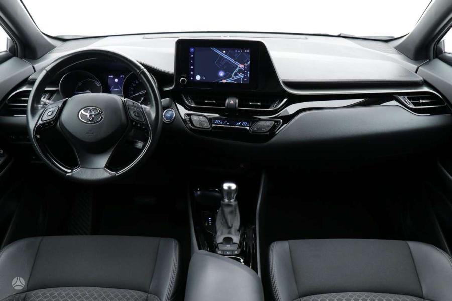 Белый Тойота C-HR 2022 в Вильнюс, объемом двигателя 1.99 л и пробегом 87 тыс. км за 24900 €, фото 8 на AUTOMOTO.COM.LV
