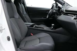 Белый Тойота C-HR 2022 в Вильнюс, объемом двигателя 1.99 л и пробегом 87 тыс. км за 24900 €, фото 10 на AUTOMOTO.COM.LV