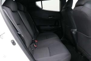 Белый Тойота C-HR 2022 в Вильнюс, объемом двигателя 1.99 л и пробегом 87 тыс. км за 24900 €, фото 11 на AUTOMOTO.COM.LV