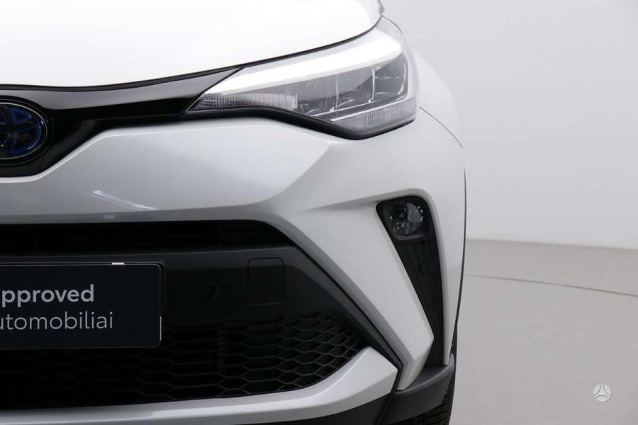 Белый Тойота C-HR 2022 в Вильнюс, объемом двигателя 1.99 л и пробегом 87 тыс. км за 24900 €, фото 21 на AUTOMOTO.COM.LV