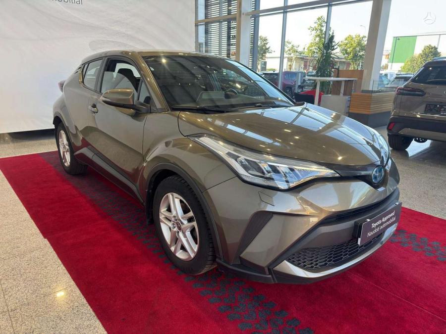 Balts Toyota C-HR 2022 Šauļi, ar dzinēja tilpumu 1.80 L un nobraukumu 106 tūkst. km par 21900 €, foto 3 vietnē AUTOMOTO.COM.LV