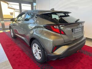 Balts Toyota C-HR 2022 Šauļi, ar dzinēja tilpumu 1.80 L un nobraukumu 106 tūkst. km par 21900 €, foto 6 vietnē AUTOMOTO.COM.LV