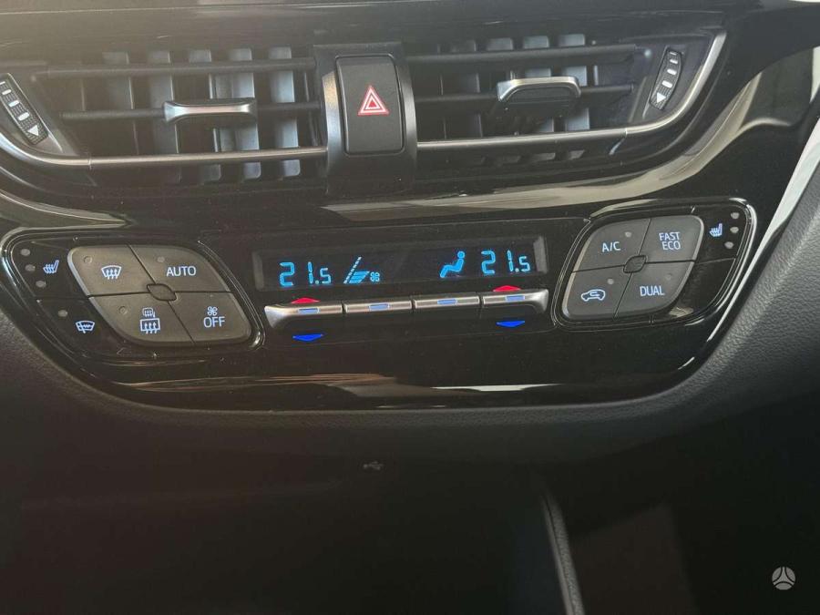 Balts Toyota C-HR 2022 Šauļi, ar dzinēja tilpumu 1.80 L un nobraukumu 106 tūkst. km par 21900 €, foto 19 vietnē AUTOMOTO.COM.LV